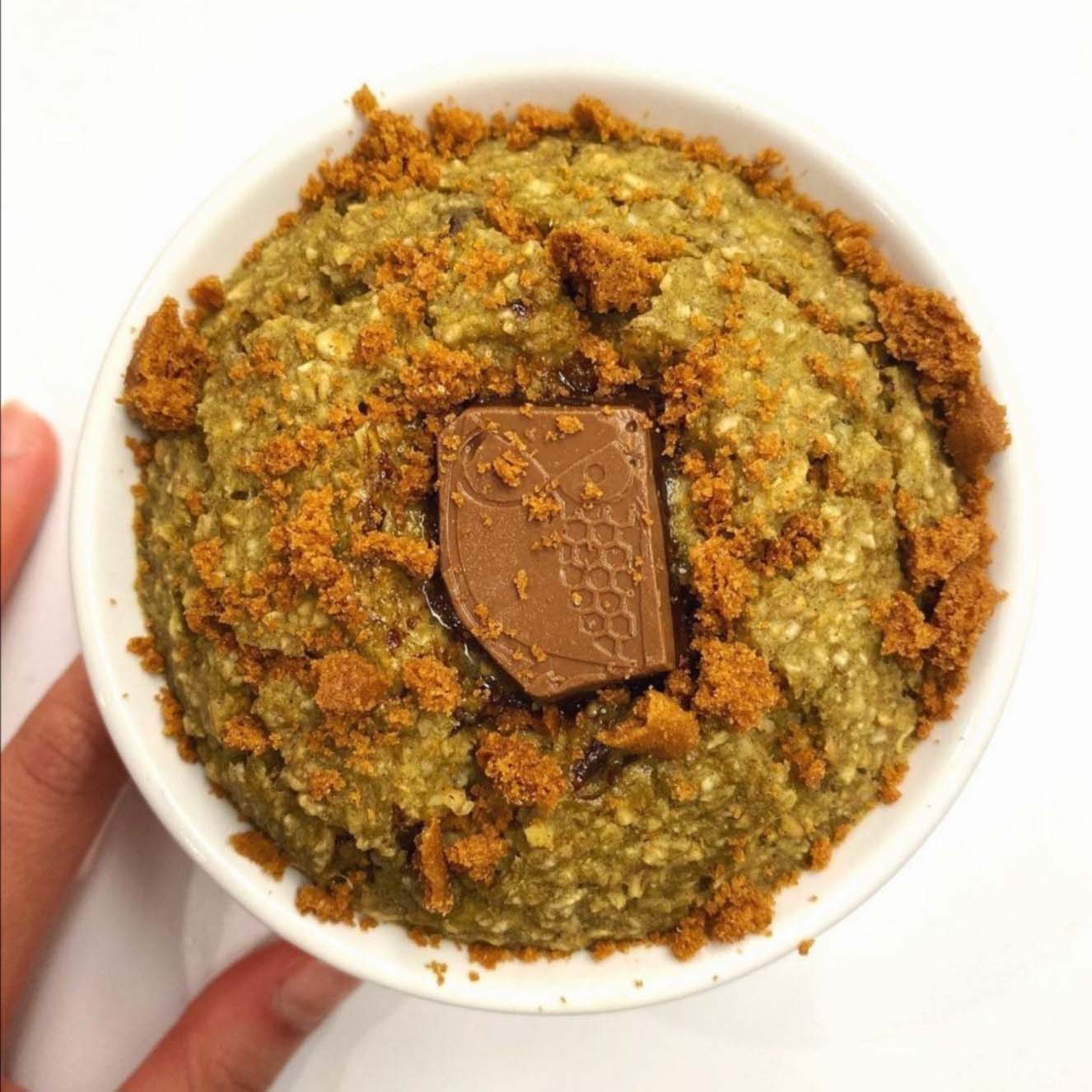 Matcha Biscoff Crumble Baked Oats Topped with Awake – AWAKE Chocolate